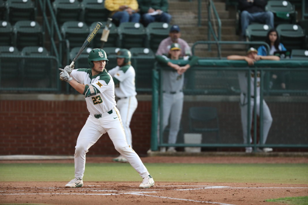 Baseball downs Sam Houston State in extra innings - The Baylor Lariat