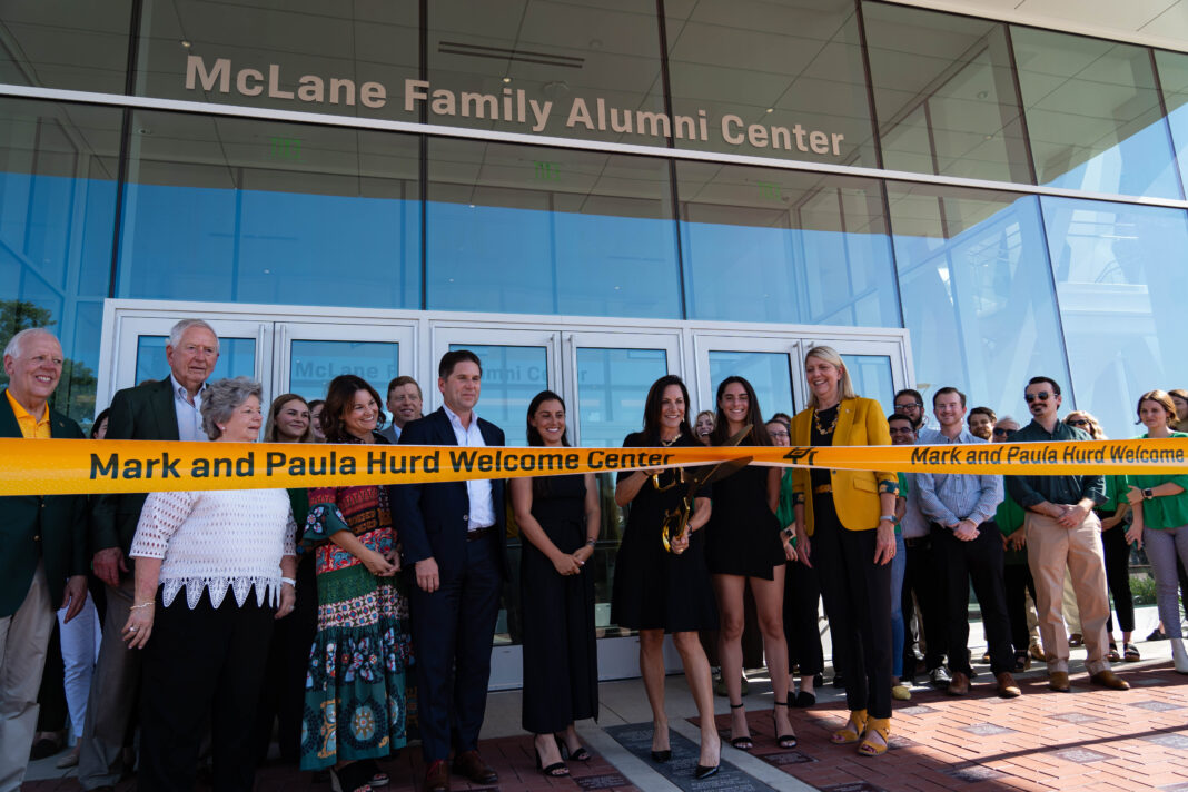 Welcome Center officially opens to the public as Baylor’s ‘front door ...