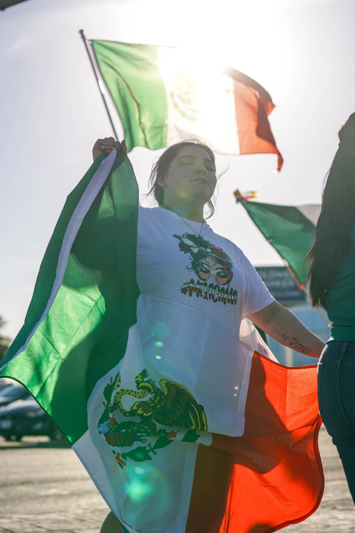 Dozens protest against immigration raids, deportation - The Baylor Lariat