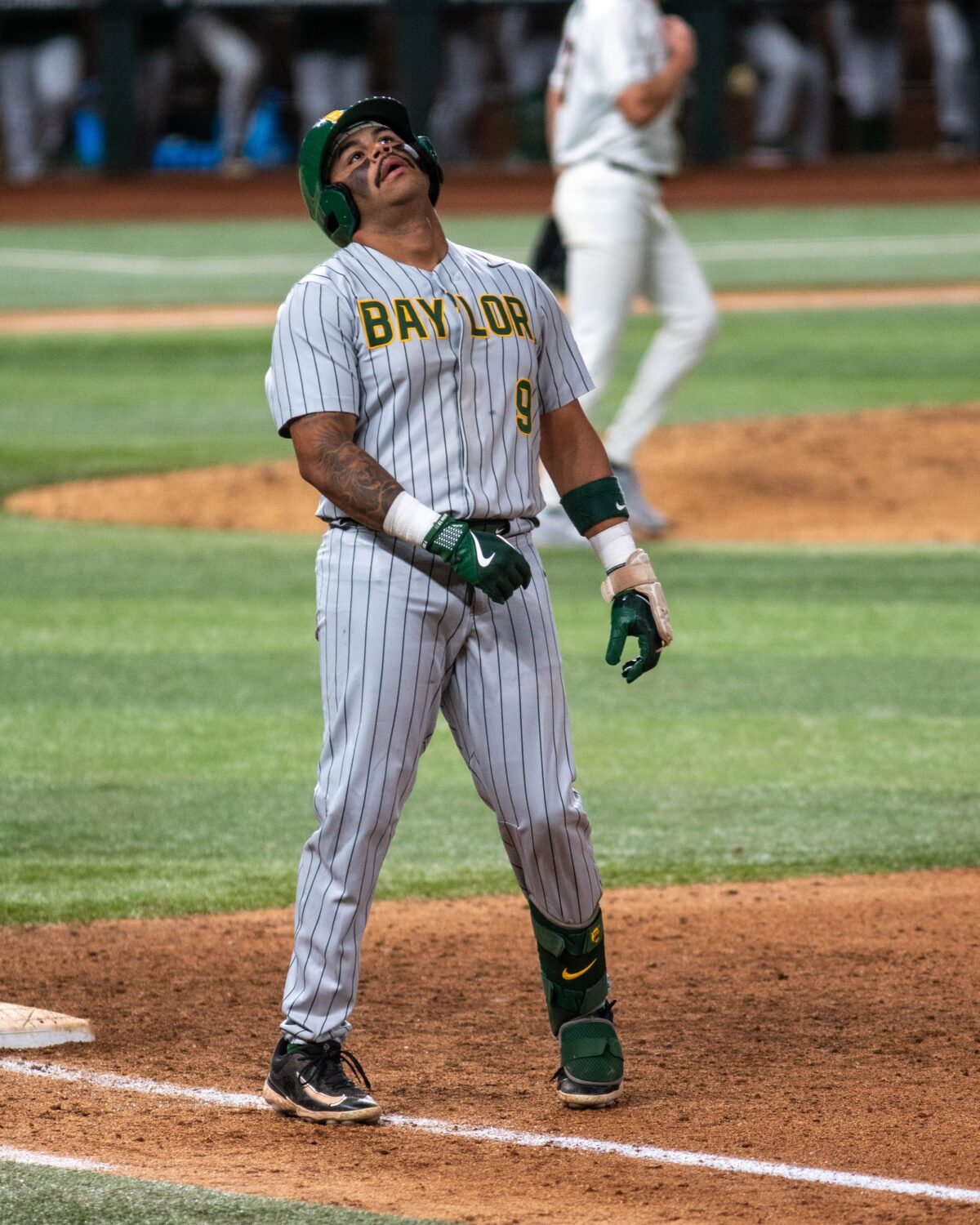 No. 8 Oregon State squeezes past Baylor baseball at Globe Life 4-3 ...