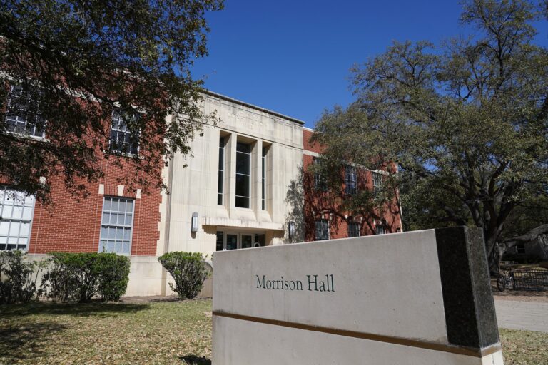 Morrison closes after building-wide power outage - The Baylor Lariat